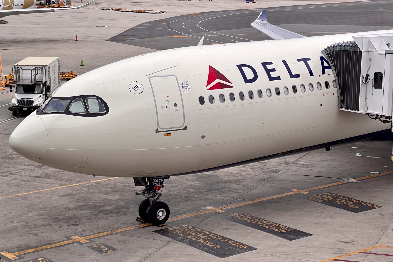Delta adds 2 new long-haul routes from Seattle, ups ante against rival ...