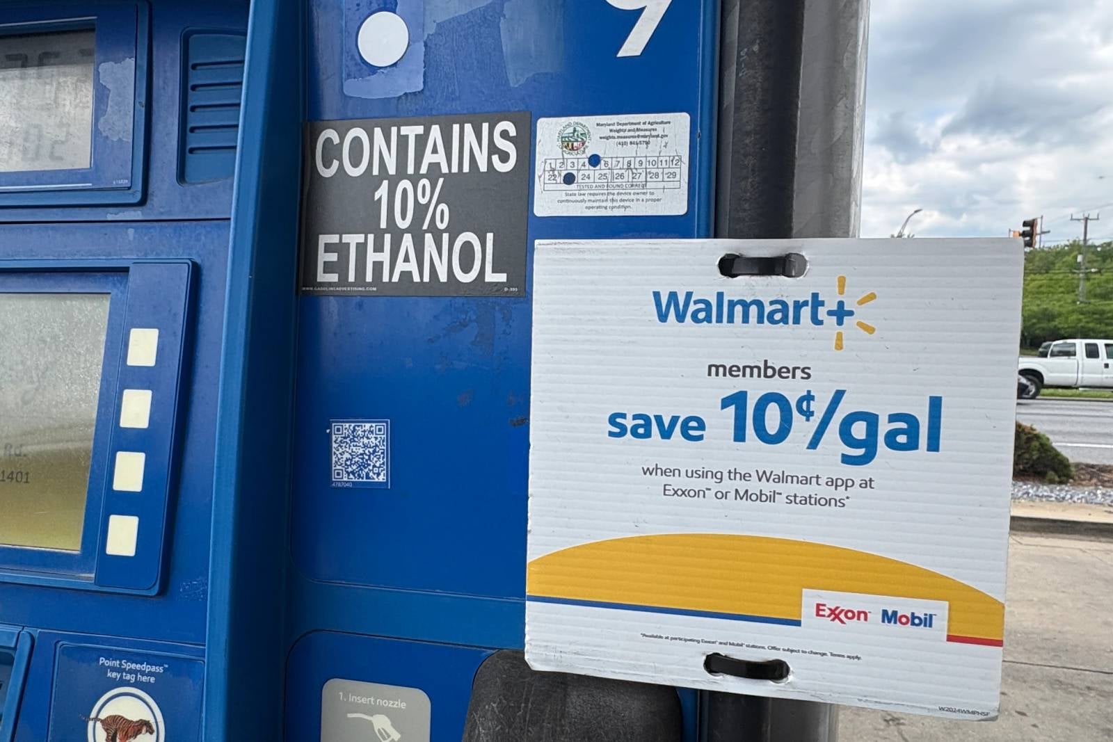 How to use the Walmart+ gas discount at the pump - The Points Guy
