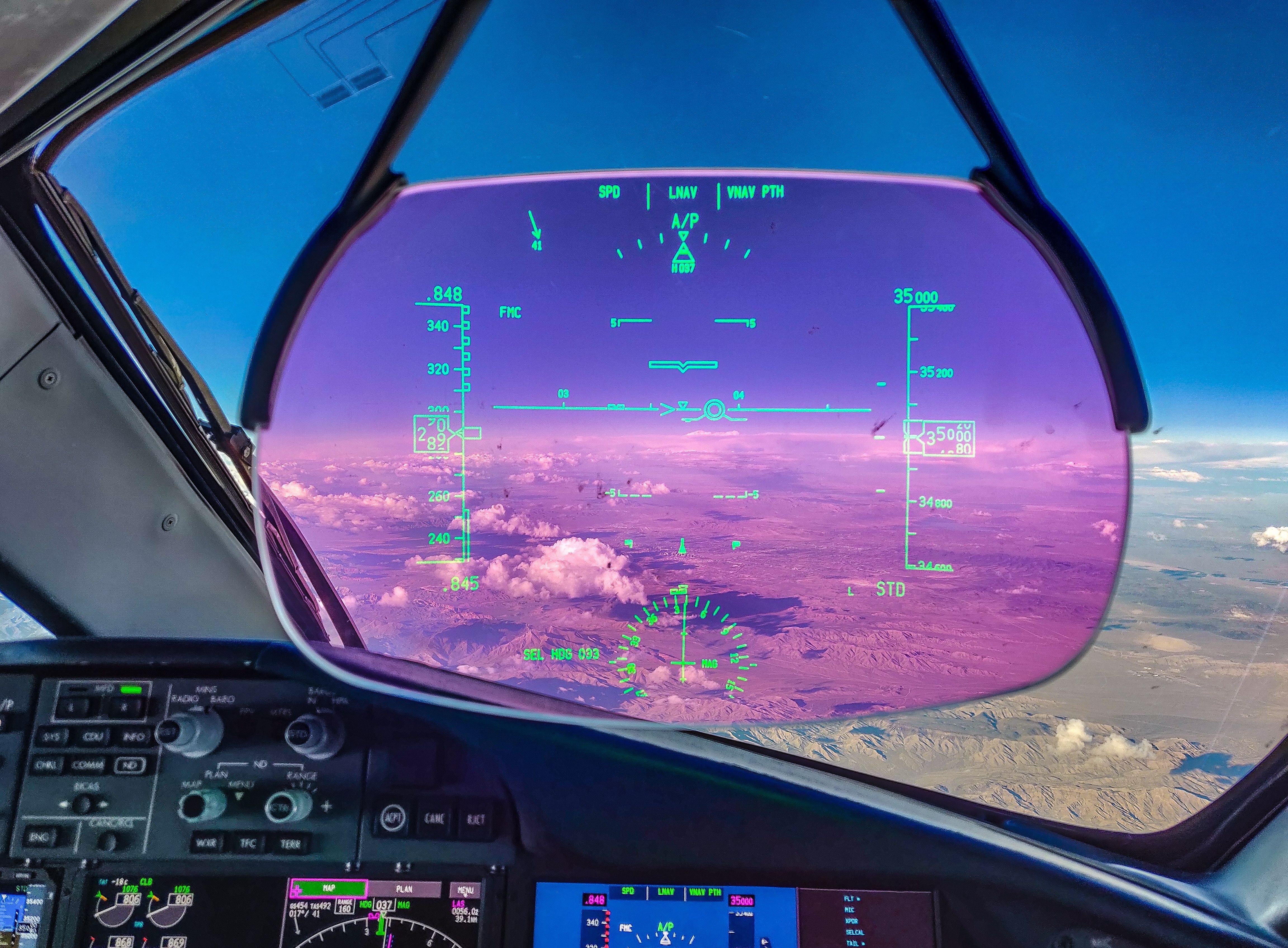 What is ‘aircraft weather radar’ and how do pilots use it avoid ...